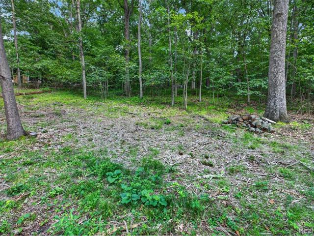 Vacant Faust Dr