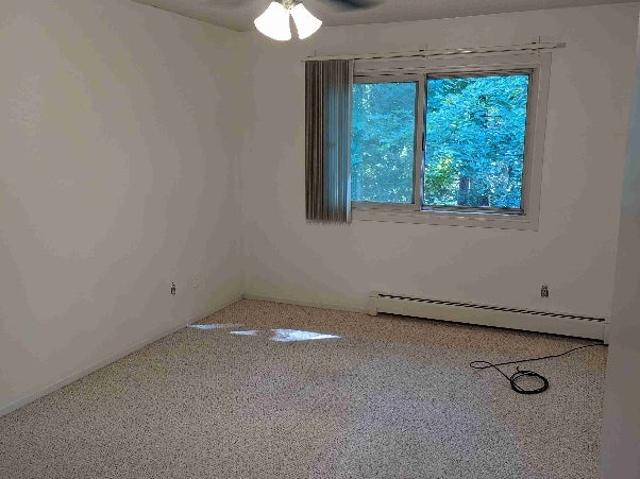 Vacation at home on lake Minnetonka,700 ft shoreli