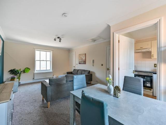 Vachel Road, Reading, RG1 1NY