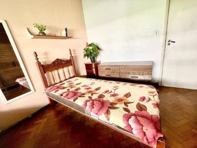 Vaga em quarto compartilhado com outra pessoa!