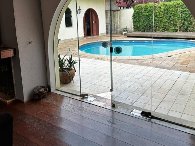 Vaga em quarto compartilhado p/ homens
