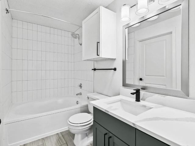 Vail Cliffside 2 Bedroom Apartment for Rent at 1635 Jefferson Cliffs Way, Arlington, TX 76006