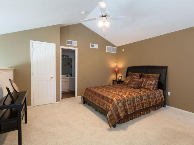 Vail Village Club 1 Bedroom Apartment for Rent at 3839 Briargrove Ln, Dallas, TX 75287