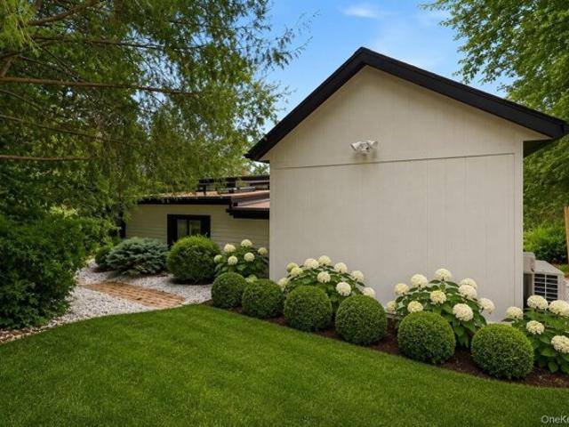 Vails Lake Shore Dr, North Salem, Home For Sale