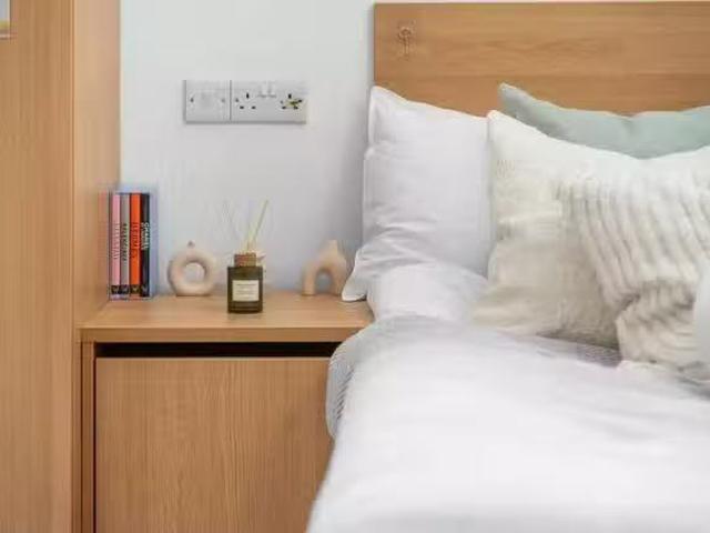 Value 5 Bed Apartment