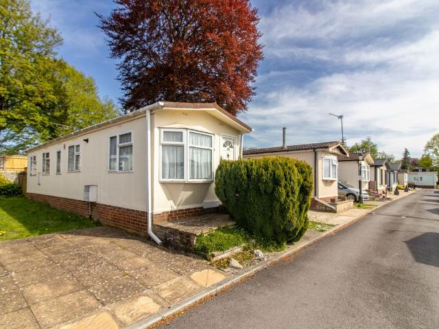 Valdean Home Park, Alresford, Hampshire SO24, 2 bed terraced house to rent, £1,000 pcm | PrimeLocation