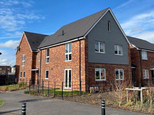 Valdez House, Abbotswood Common Road, Romsey SO51, 2 bed flat to rent, £1,300 pcm | PrimeLocation