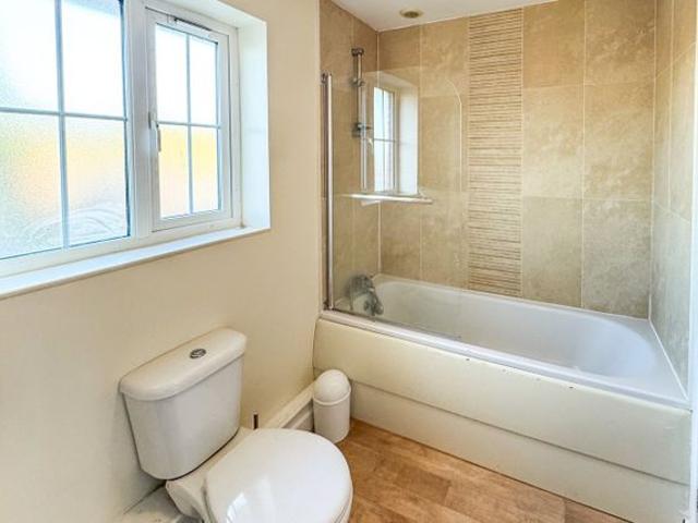 Vale Crescent, Tilehurst, Reading RG30, 3 bedroom detached house to rent 70341433 | PrimeLocation