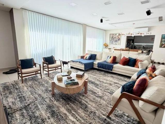 VALE DO ARVOREDO R$ 2.800.000 Casa à venda, 4 Suítes, 320m², 4 vagas, Londrina, PR