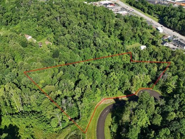 Vale Dr, Bridgeport, WV 26330