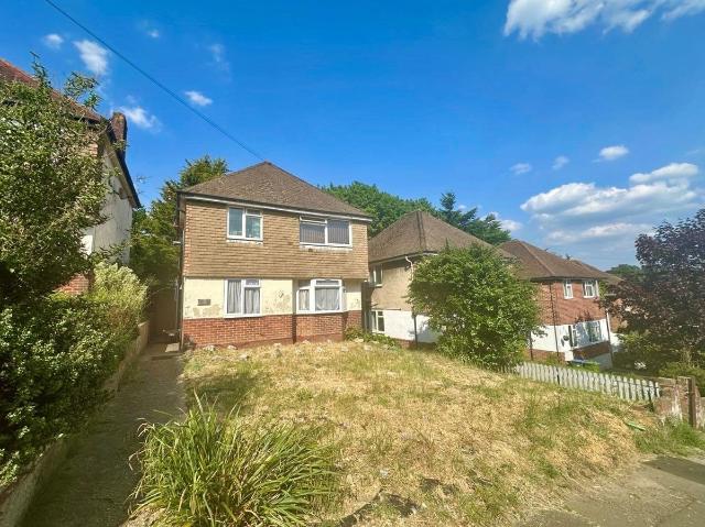 Vale Drive, Midanbury, Southampton, Hampshire SO18, 2 bed maisonette to rent, £1,200 pcm | PrimeLocation