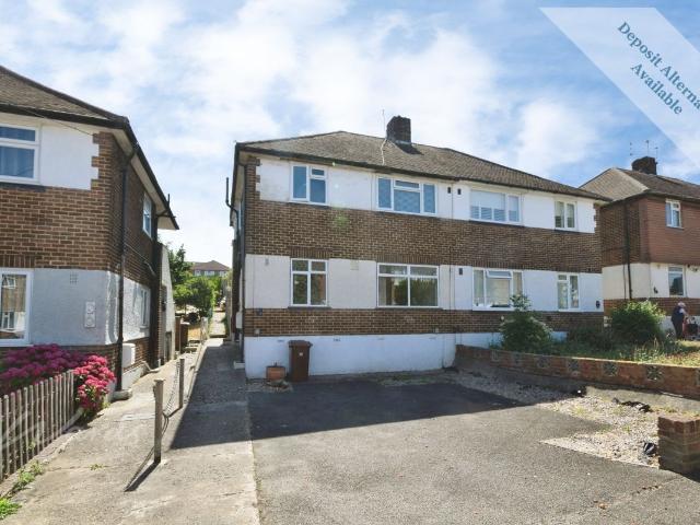 Vale Drive, Chatham ME5, 2 bed flat to rent, £1,200 pcm | PrimeLocation