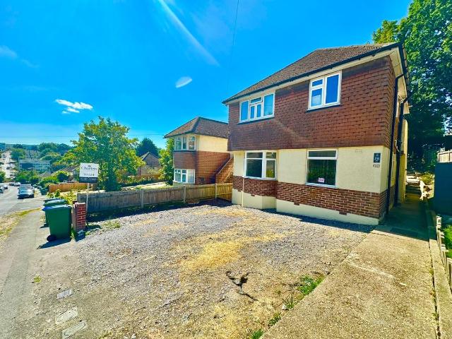 Vale Drive, Southampton, Hampshire SO18, 2 bed maisonette to rent, £1,250 pcm | PrimeLocation