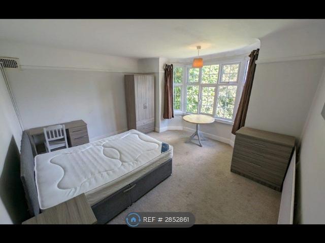 Vale Road, Bournemouth BH1, 4 bed flat to rent, £1,800 pcm | PrimeLocation