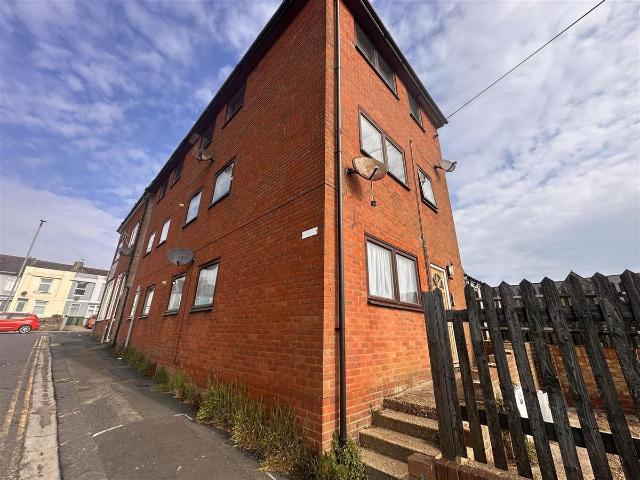 Vale Road, St. Leonards On Sea TN37, 2 bed flat to rent, £900 pcm | PrimeLocation