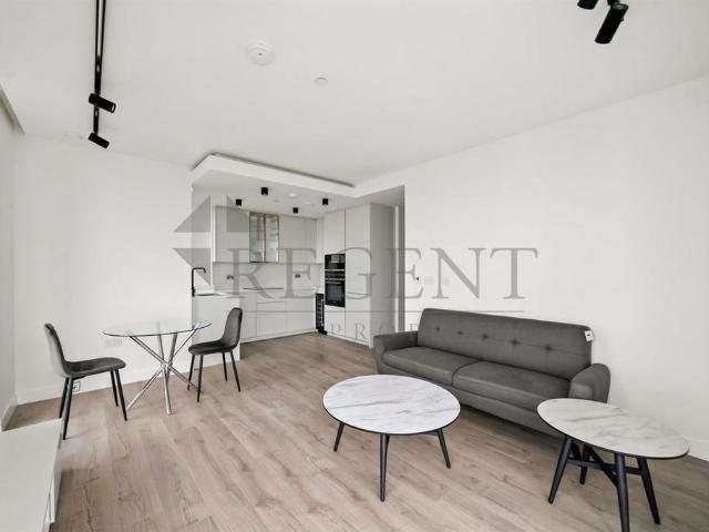 Valencia Tower, Bollinder Place, EC1V 2 bed apartment to rent £3,850 pcm £888 pw