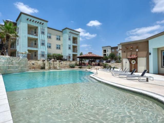 Valencia lofts_ Luxury 1bedbath For Rent 586 Sqft