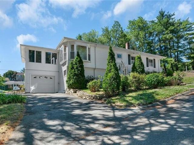 Valente Dr, Cranston, Home For Sale