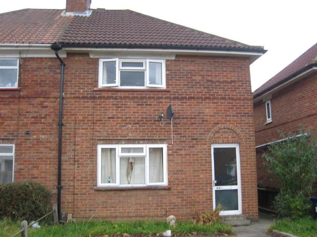 Valentia Road 4 bed house to rent £2,535 pcm £585 pw