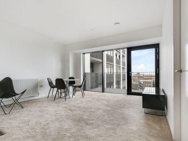 Valentines House, Ilford, IG1 1 bed apartment to rent £1,600 pcm £369 pw
