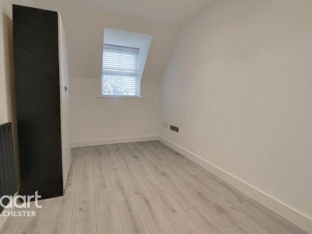 Valentinus Crescent, Colchester 2 bed apartment to rent £1,175 pcm £271 pw