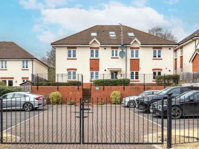 Valerian Close, Bristol BS11, 2 bed flat to rent, £1,400 pcm | PrimeLocation