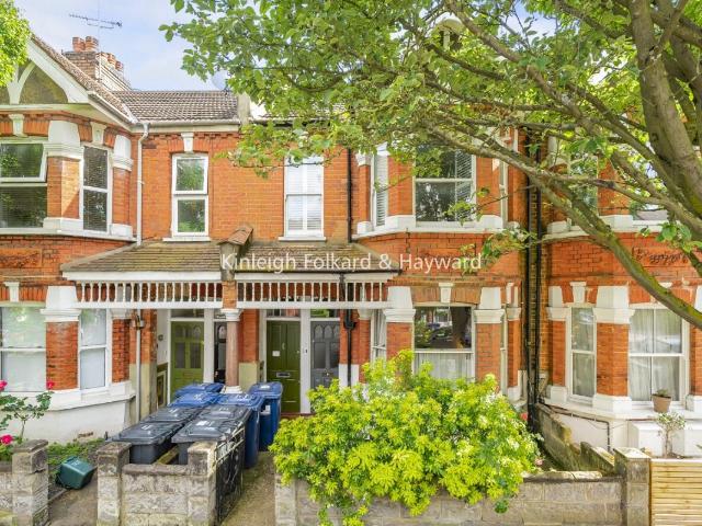 Valetta Road, Acton, London W3, 3 bed flat to rent, £2,950 pcm | PrimeLocation