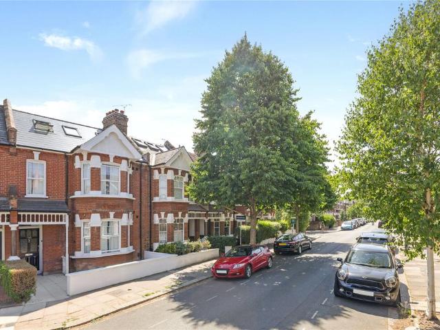 Valetta Road, London, W3 Studio to rent £1,450 pcm £335 pw