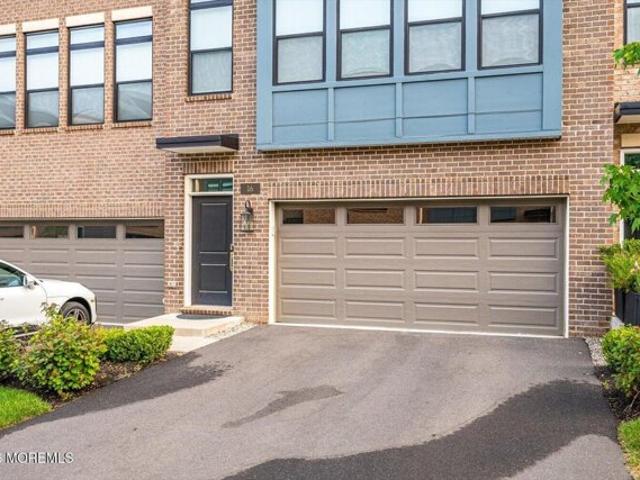 Valiant Ct, Middletown, Condo For Sale