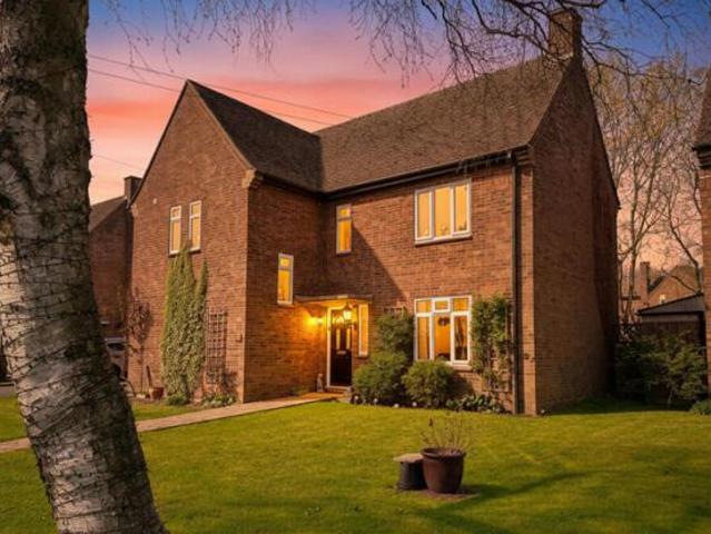 Valiant Square, Bury, 4 Bedroom Detached