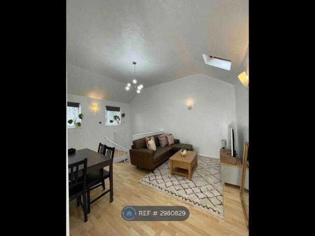 Valiant Way, London E6, 2 bed maisonette to rent, £1,850 pcm | PrimeLocation