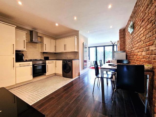 Vallance Road, London 5 bed terraced house to rent £5,250 pcm £1,212 pw