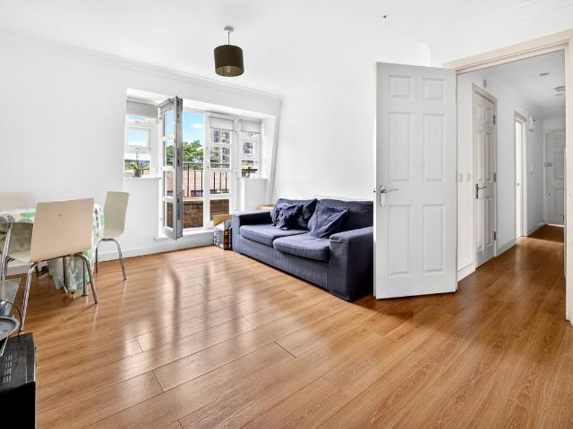 Vallance Road, London E1, 2 bed flat to rent, £2,400 pcm | PrimeLocation