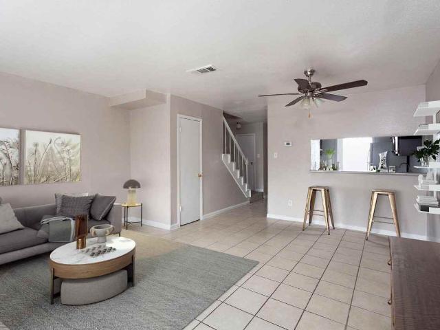 Valle Vista 1 Bedroom Apartment for Rent at 9901 Club Creek Dr, Houston, TX 77036 Westwood