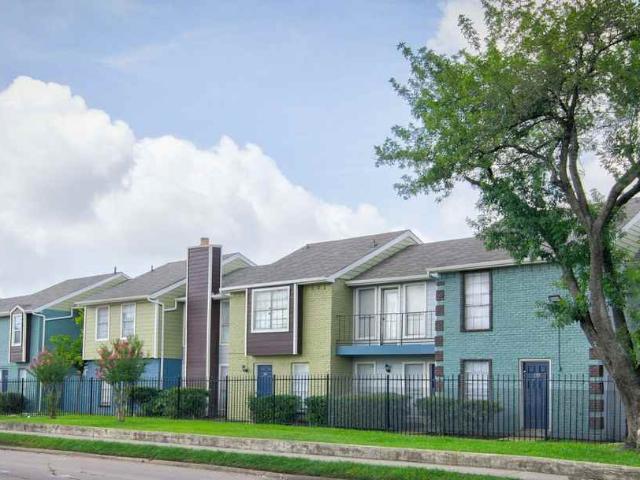Valle Vista 1 Bedroom Apartment for Rent at 9901 Club Creek Dr, Houston, TX 77036 Westwood