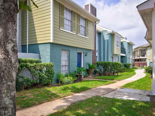 Valle Vista 2 Bedroom Apartment for Rent at 9901 Club Creek Dr, Houston, TX 77036 Westwood