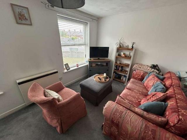 Valley Court, Street, BA16