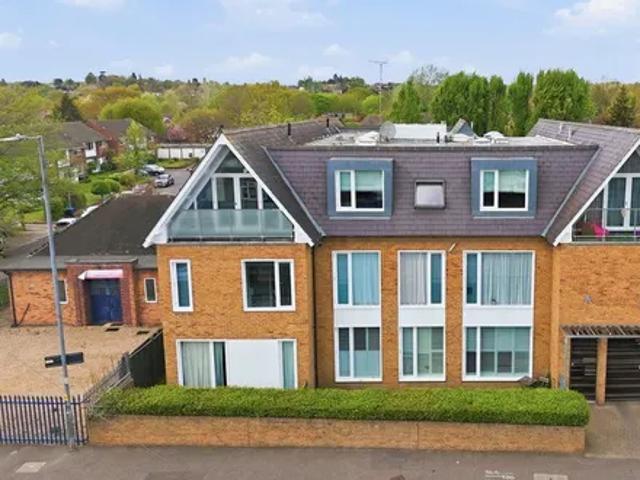 Valley Close, Loughton, IG10 3AB, United Kingdom | 1 bed house for rent #166441299 | Rentberry