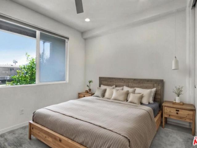 Valley Glen/Van Nuys Room to Rent