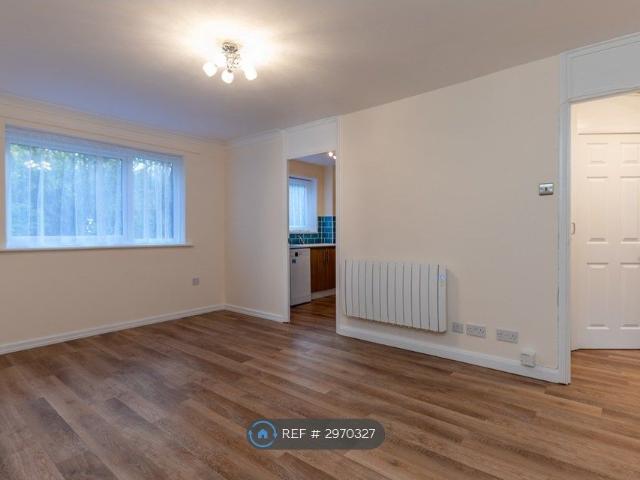 Valley Green, Hemel Hempstead HP2, 2 bed flat to rent, £1,300 pcm | PrimeLocation