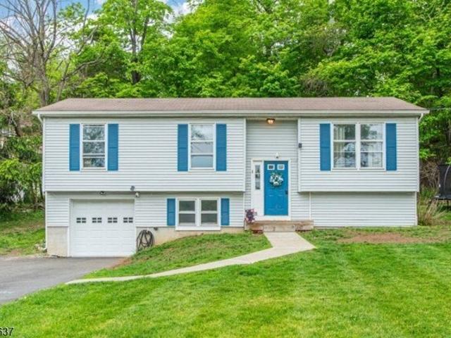 Valley Dr W, Vernon, Home For Sale