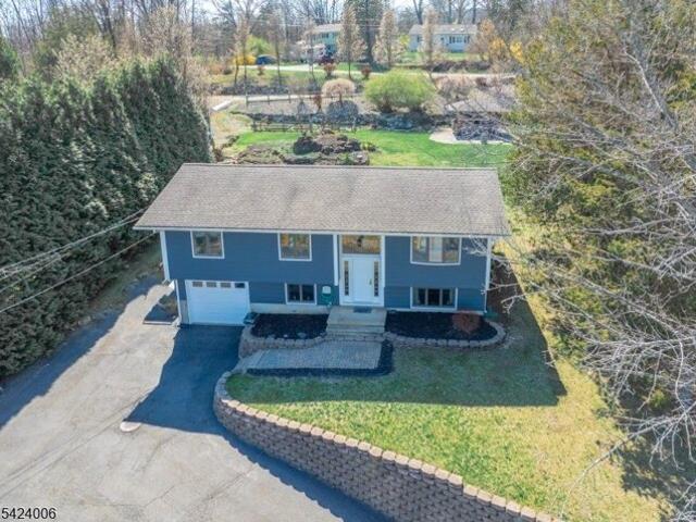 Valley Dr W, Vernon, Home For Sale
