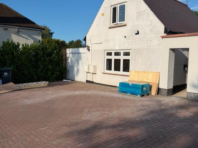 Valley Drive, Gravesend DA12, 1 bed detached house to rent, £1,100 pcm | PrimeLocation