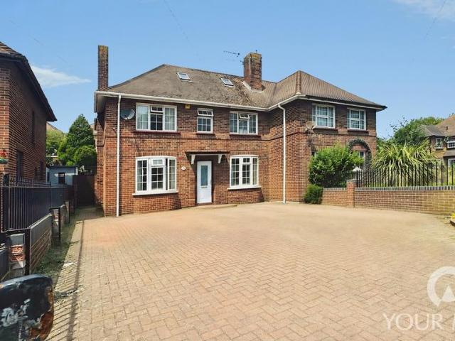 Valley Drive, Kent DA12 5 bed semi detached house to rent £1,995 pcm £460 pw
