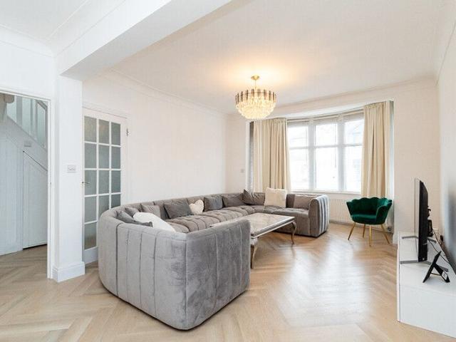 Valley Drive, Kingsbury, NW9