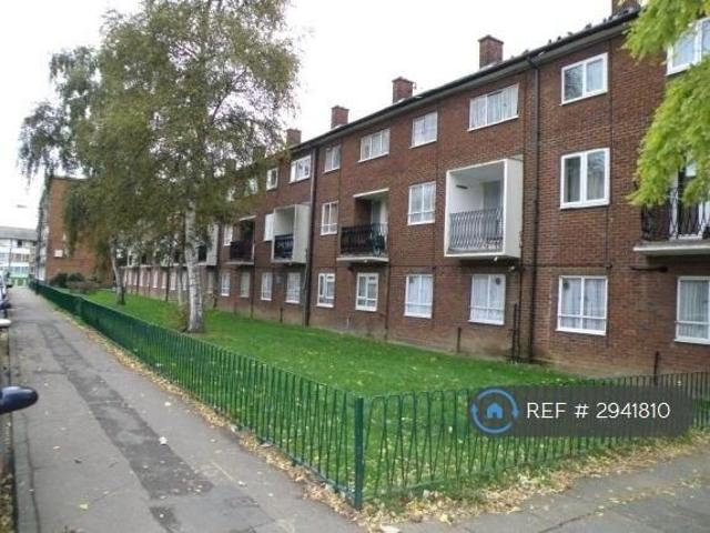 Valley House, London, N9 3 bed flat to rent £2,500 pcm £577 pw