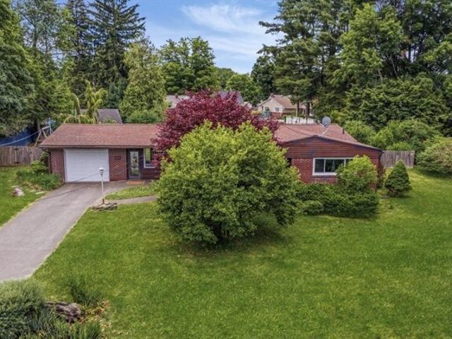 Valley Ln, Easthampton, Home For Sale