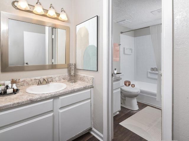 Valley Station Apartment Homes 3 Bedroom Apartment for Rent at 834 Golden Gate Ln, Birmingham, AL 35209 Glen Iris