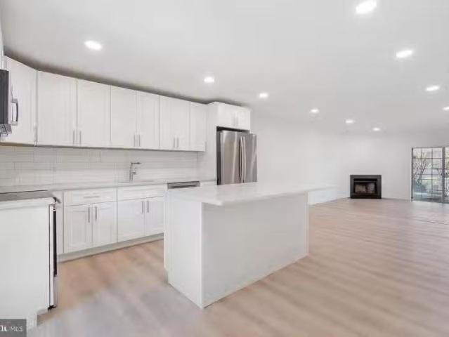 Valley Stream Cir #167G, CHESTERBROOK, PA 19087