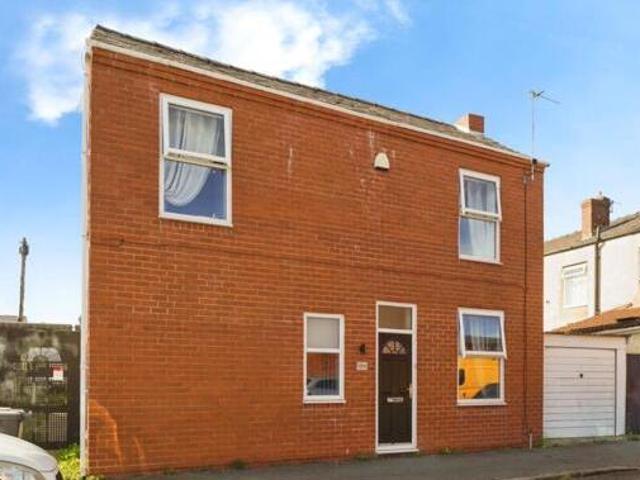 Valley Road, Wigan, 2 Bedroom Detached